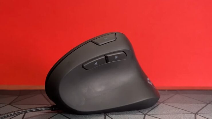 Trust GXT144 REXX Review: The Best Vertical Gaming Mouse?